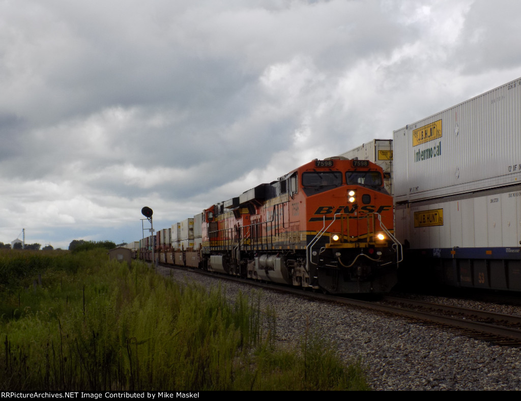 BNSF 7598